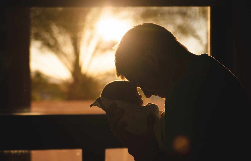 SABÍAS QUE LOS BEBÉS QUE JUEGAN CON SU PAPÁ APRENDEN MÁS RÁPIDO ...